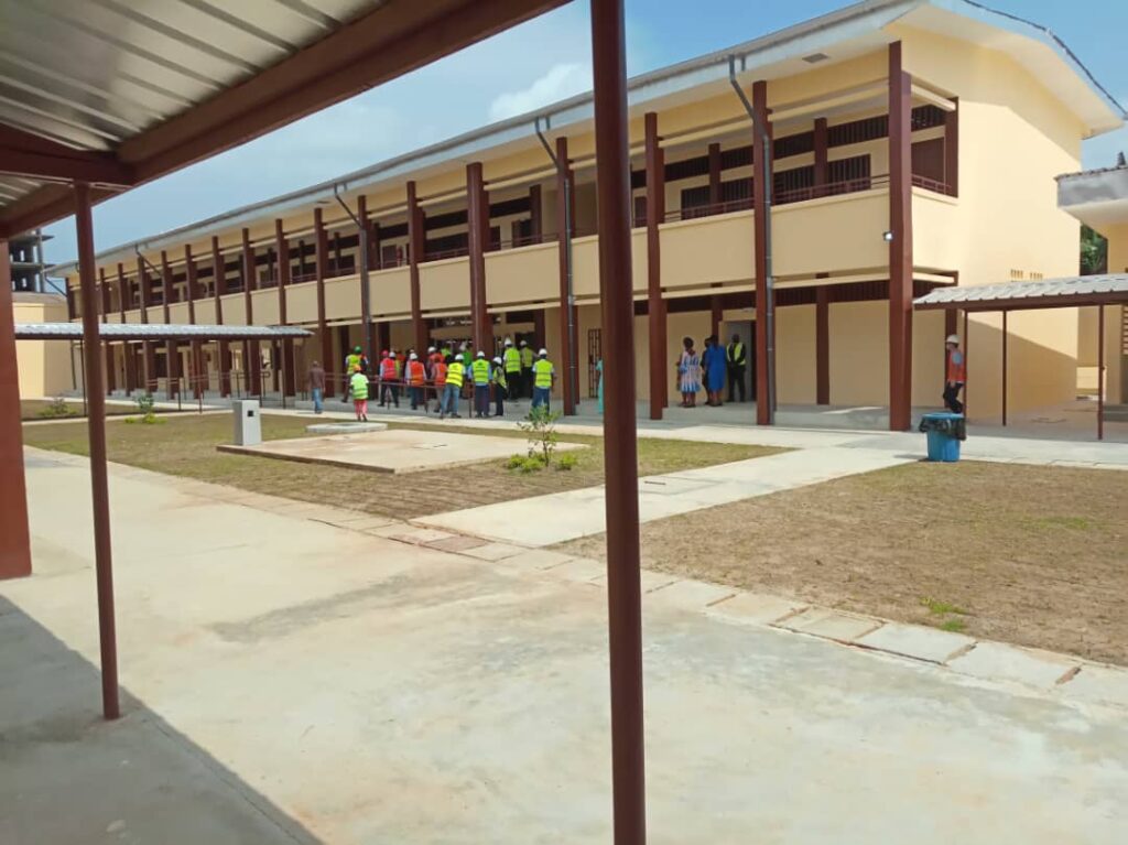 Inauguration des écoles dans Libreville et ses environs : un signe du ...