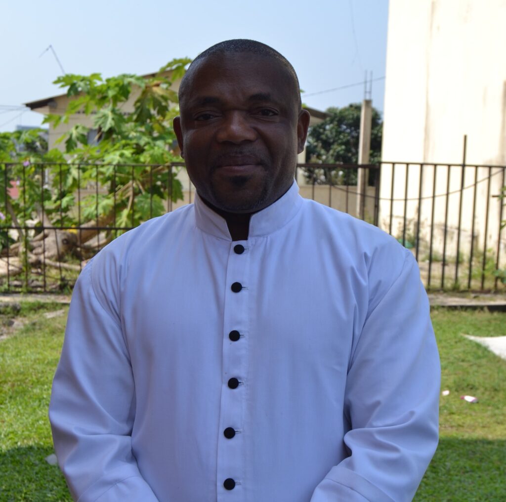 Gabon/Législative 2023 : L’abbé Jean Bernard Asseko candidat. - 7 jours ...