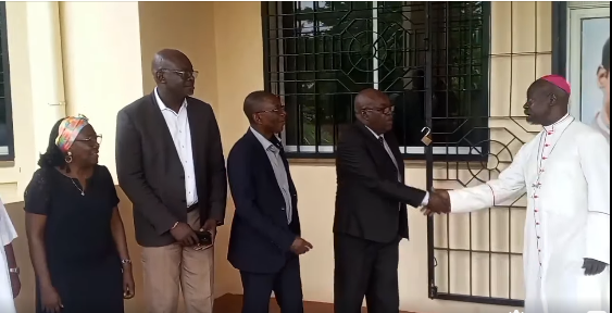 Diocèse de Mouila: Mathieu Madega poursuit sa mission pastorale et ...